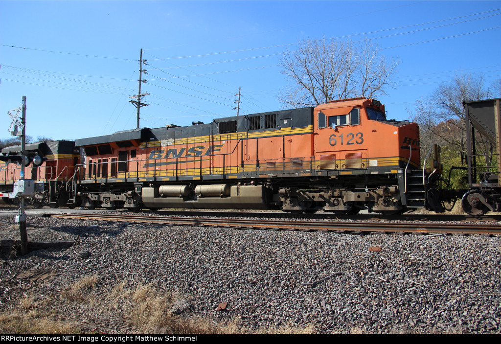 BNSF 6123